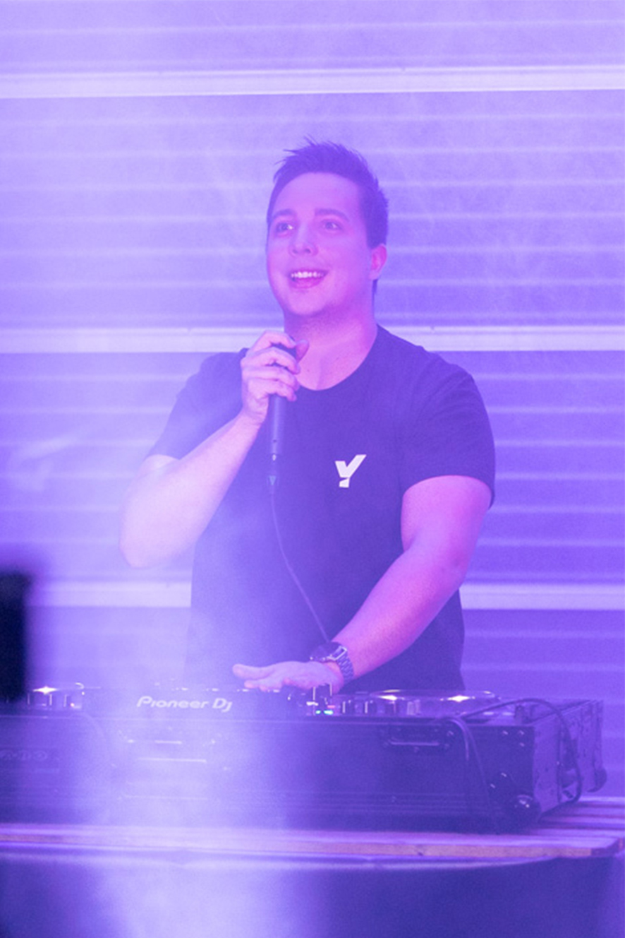 Jordan Clay – Groovy beats and uprising melodies.